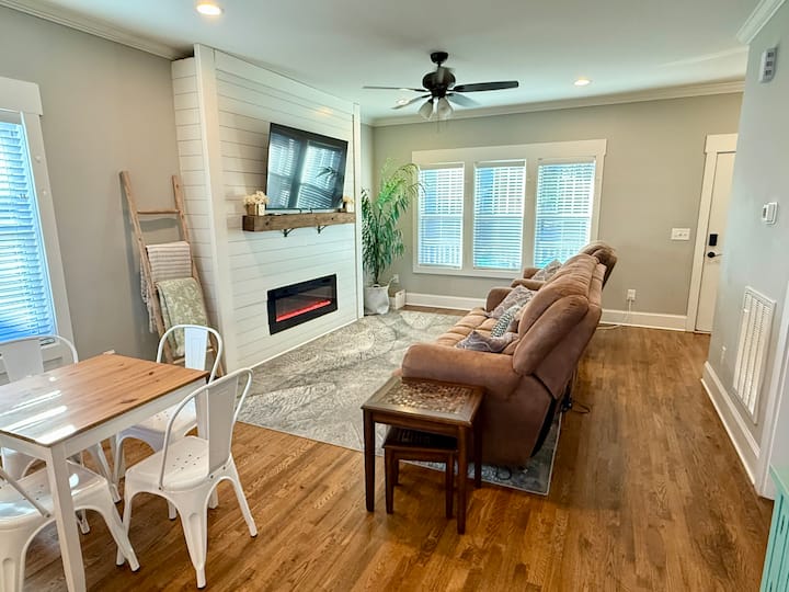 *New* Pet Friendly - 7 Minutes To Downtown Gvl - Greenville, SC