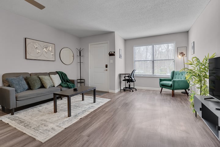 Stylish & Central | Work-ready & Cozy|fast Wifi - Durham, NC