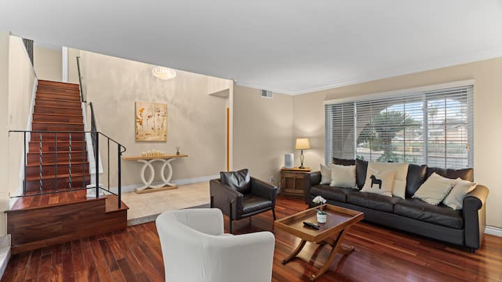 Modern 4br Retreat | Fully Equipped | Near Disney - Montclair, CA