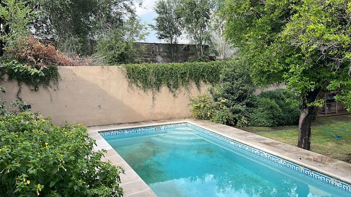 Casa Con Pileta Y Parque En El Centro De La Ciudad - Alta Gracia