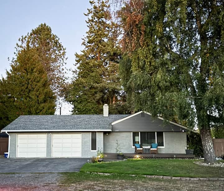 On The Border In A Quiet Seaside Neighborhood - Birch Bay, WA