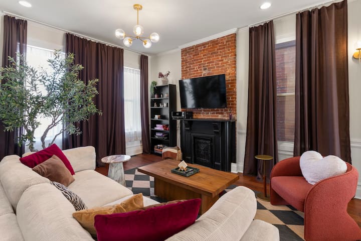 Designer Home | Hot Tub + Ev | Walk To Topgolf - Saint-Louis, MO