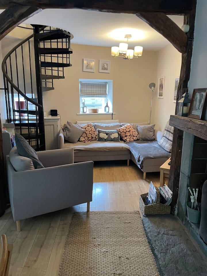 Cosy Central Cottage With Character - Keswick