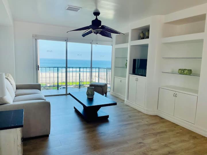 "Luz, Mar Y Fiesta En El Corazón De Rosarito" - Rosarito