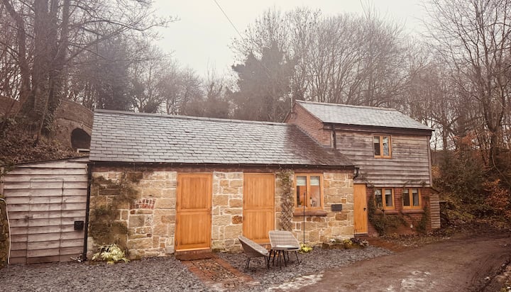Lime Kiln Keepers Cottage | Lakeside, Woodland - Whitchurch