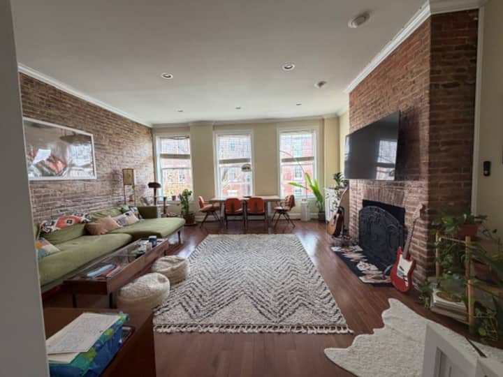 1 Bedroom In The Heart Of Historic Old Town - Alexandria, VA