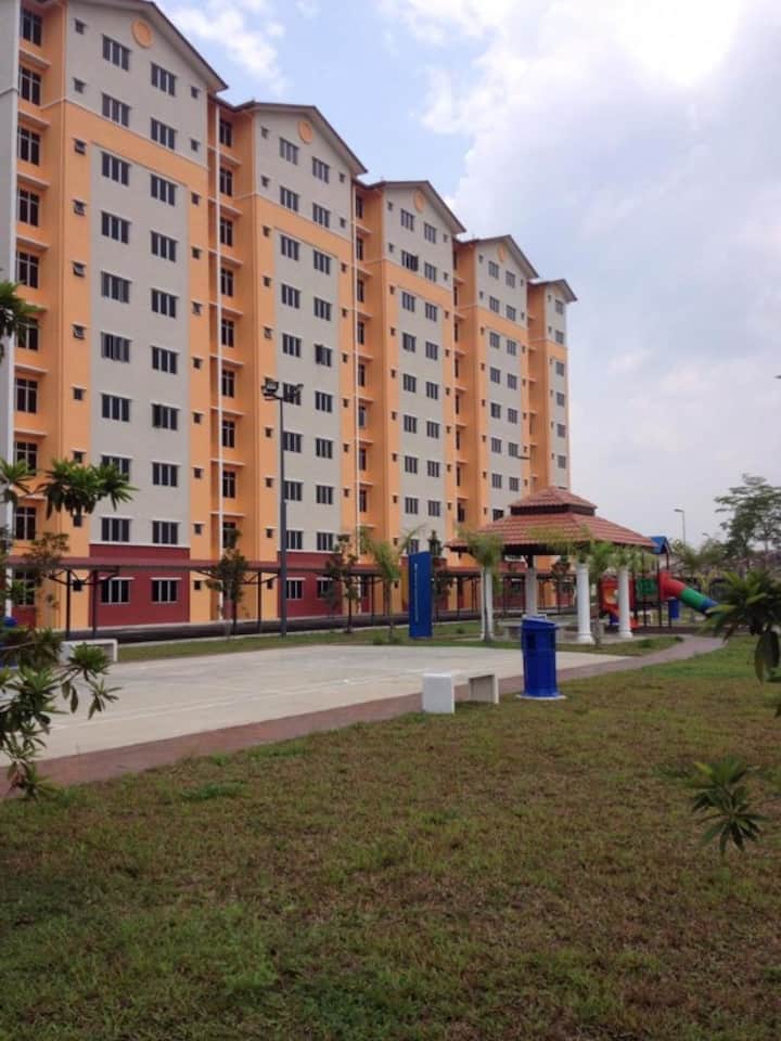 Sevenstay Melor, 
Bangi Seksyen 5 (3r2b) - Bangi