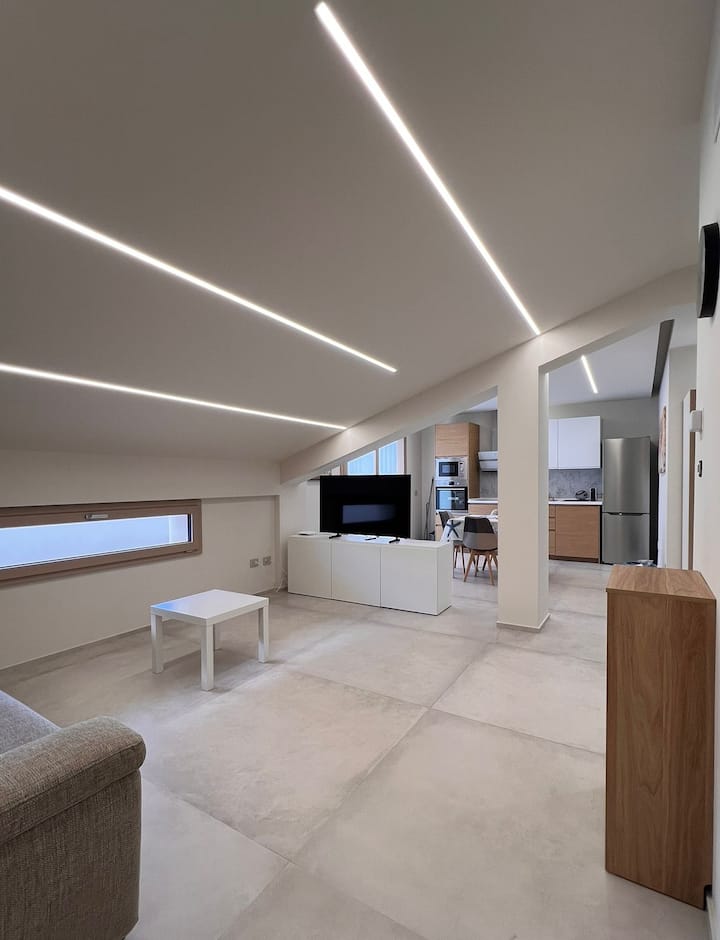 Nuovissimo, Bellissimo E Tecnologico - Gela