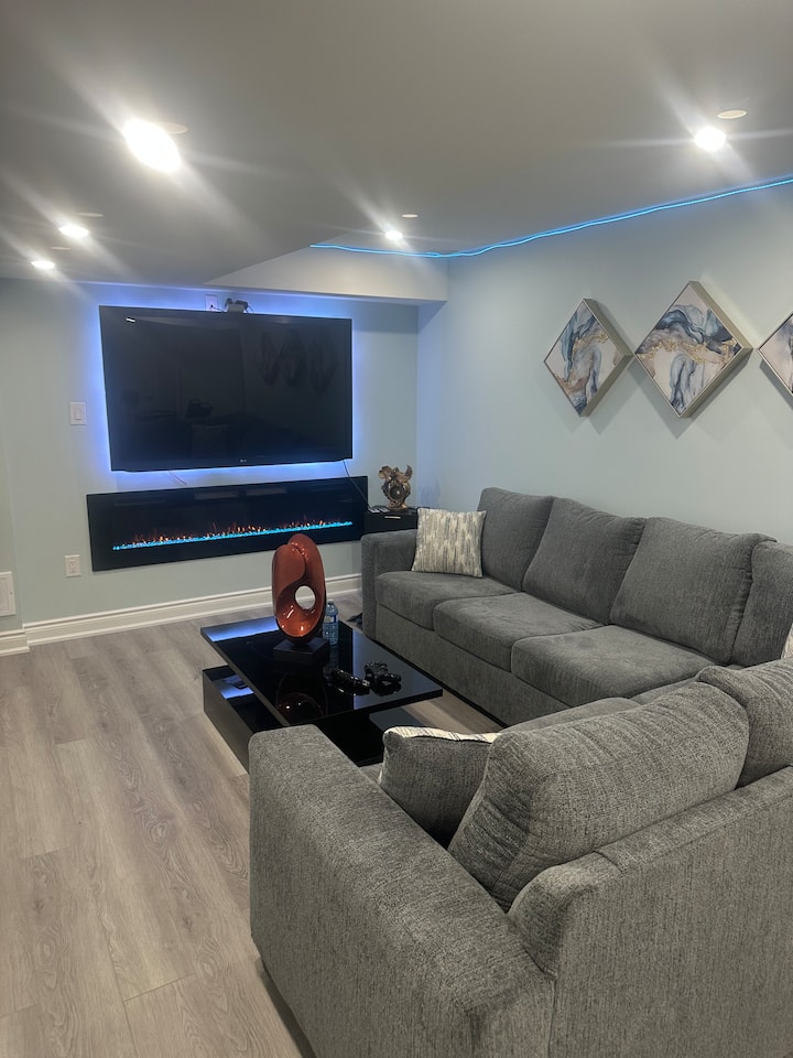 Cozy 2 Bedroom Apartment With 3 Beds - Vaughan
