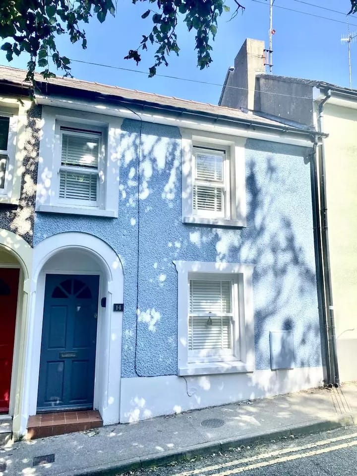 Cosy Two Bedroom Cottage In The Heart Of Tenby - Tenby