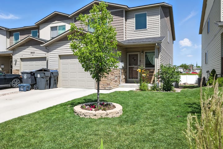 Rodeo Retreat For Eight & Your Dog - Cheyenne, WY