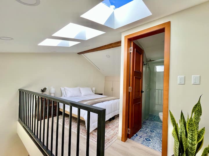 Guest Favorite Historic Loft + Fiber Optic Wifi - Cuenca