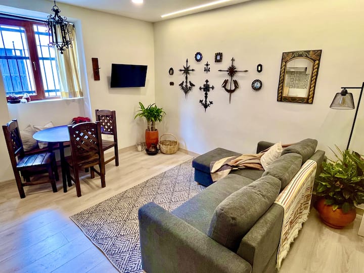 Colonial Loft: Centro | Tranvía + Fiber Wifi - Cuenca