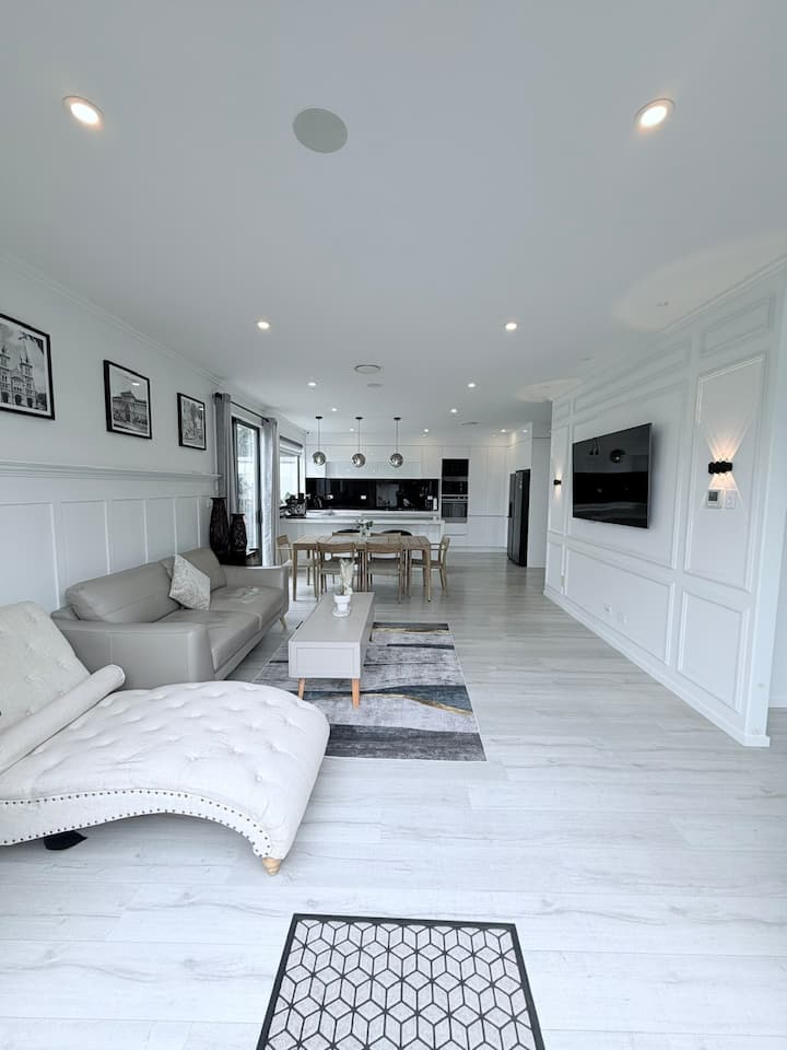 The Golden Retreat ! - Auckland