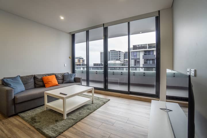 Spacious 2br With 2 Car Spaces Near Coles & Shop - Coogee