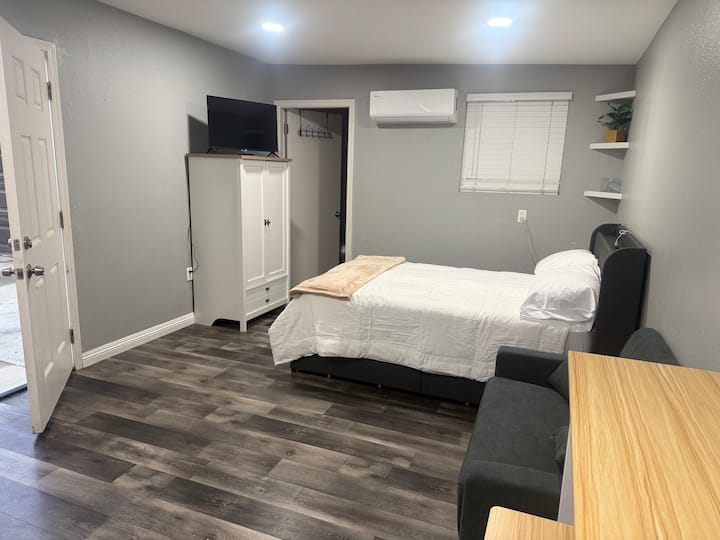 Great Studio - Palmdale, CA