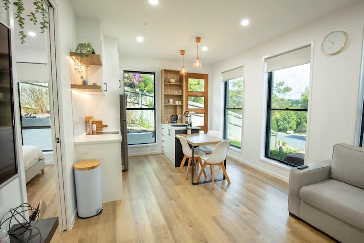 Modern & Cosy 1 Bedroom Sunshine Coast Guest Suite - Palmwoods