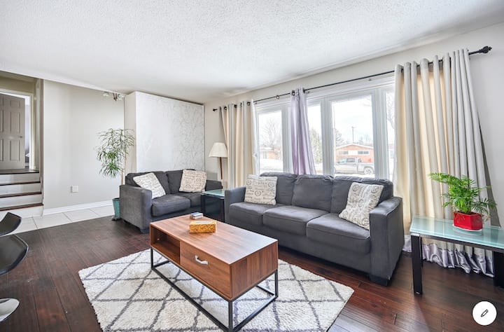 "A Peaceful Bungalow" - Ottawa