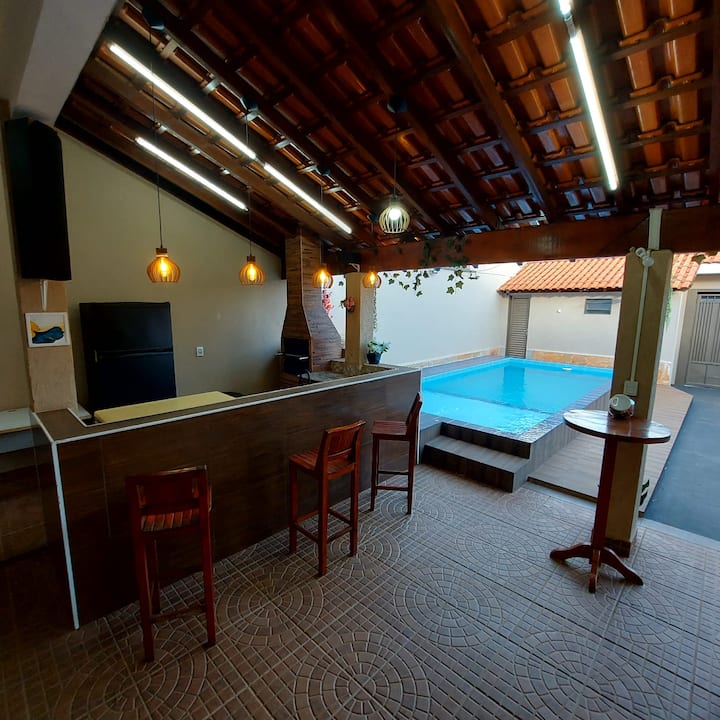 Sobrado, Piscina, Churrasqueira E 04 Dormitórios - Ribeirão Preto