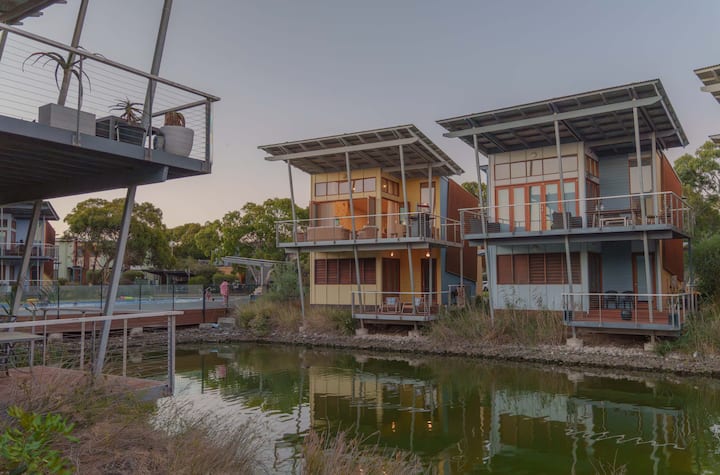 Sanbis Villa #19 South Shores ~Pool & Beach Access - Normanville