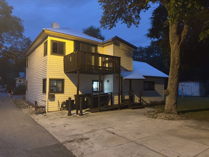 Doris Cottage - New Smyrna Beach, FL