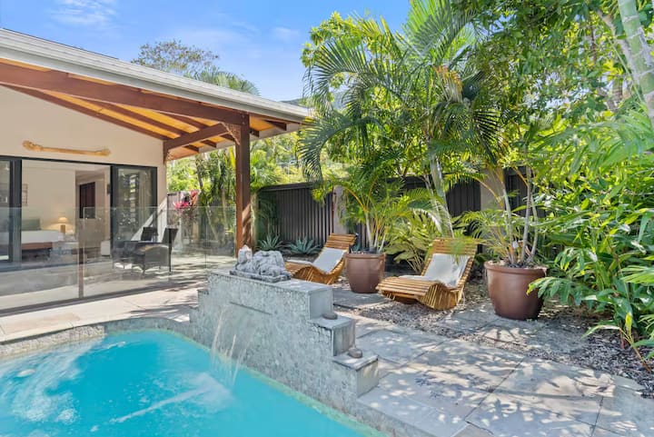 Iconic Bali Hai Retreat - Cairns