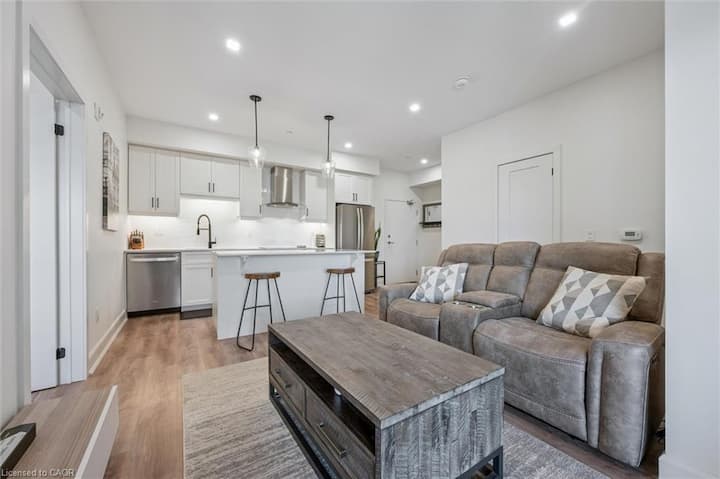 Top Floor Suite In Luxury Condominium Waterloo - St. Jacobs