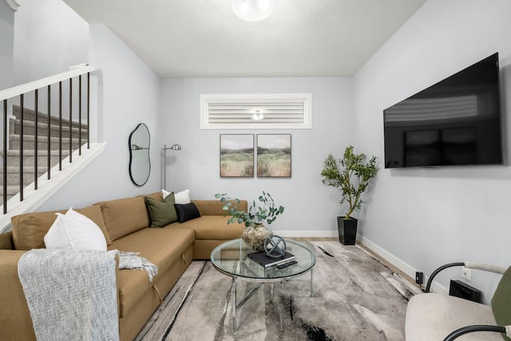 Modern 4br Retreat•3 Baths•near To Banff&airport - Calgary