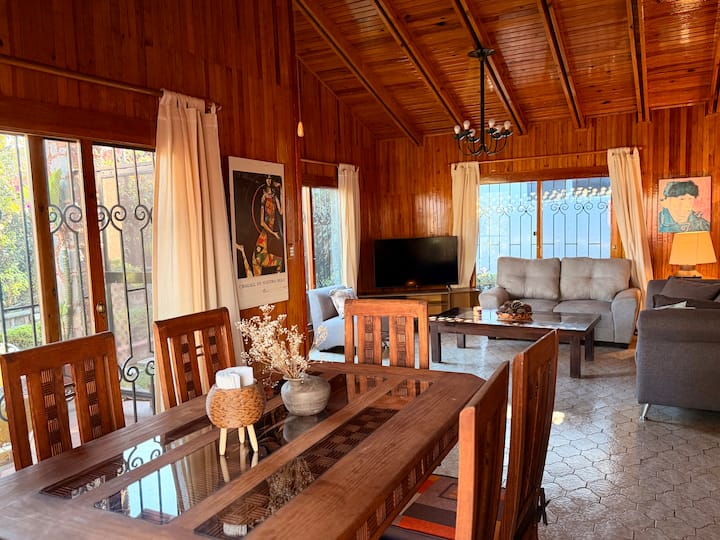 Beautiful Wooden House With Garden & View - Cuernavaca
