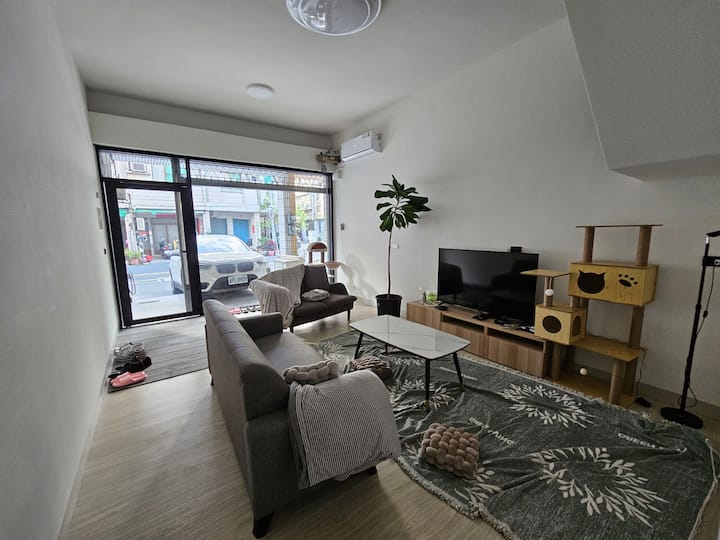 送接機服務獨棟透天/需爬樓梯/近小港機場可以2人入住只算2人價格，最多可住到12人價格都可以洽詢調整 - Kaohsiung City