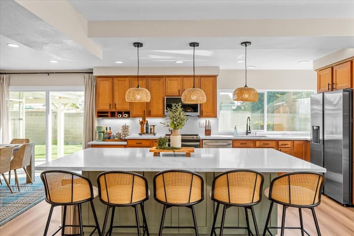 Designer 4br Mansion | Disney & Beach Stylish Home - Buena Park, CA