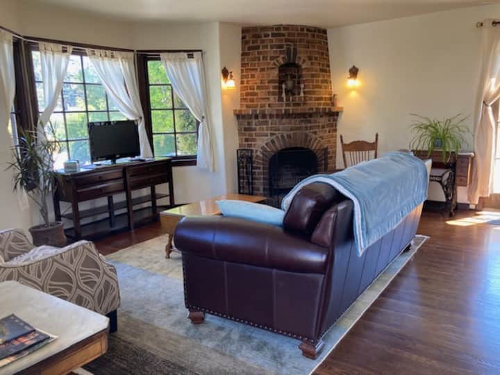 Charming, Quiet, Private Oakland Duplex - Oakland, CA