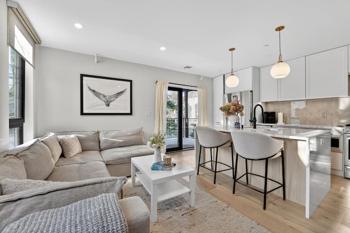 Luxury, Walkable, 2br 2 Bath | +Concierge Service - Boston, MA