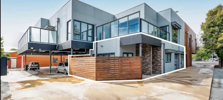 Home On Hogan - Private Central Tatura Apartment - Tatura