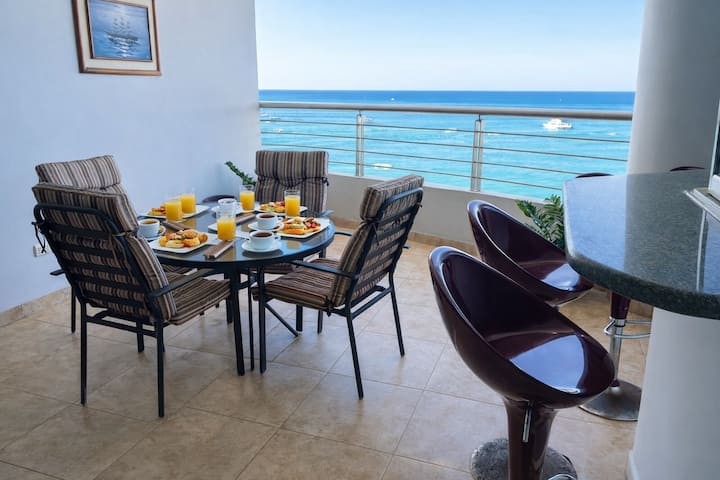 Increíble Vista Frente Al Mar Con Balcón Privado - Salinas