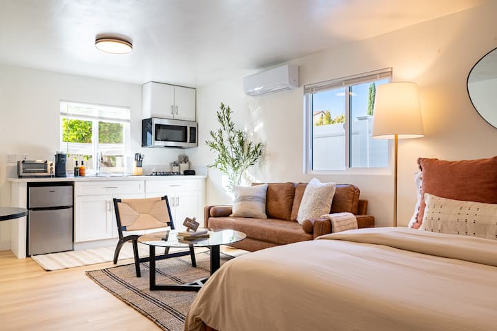 Modern Renovated Studio | Sgv | Dedicated Parking - San Dimas, CA