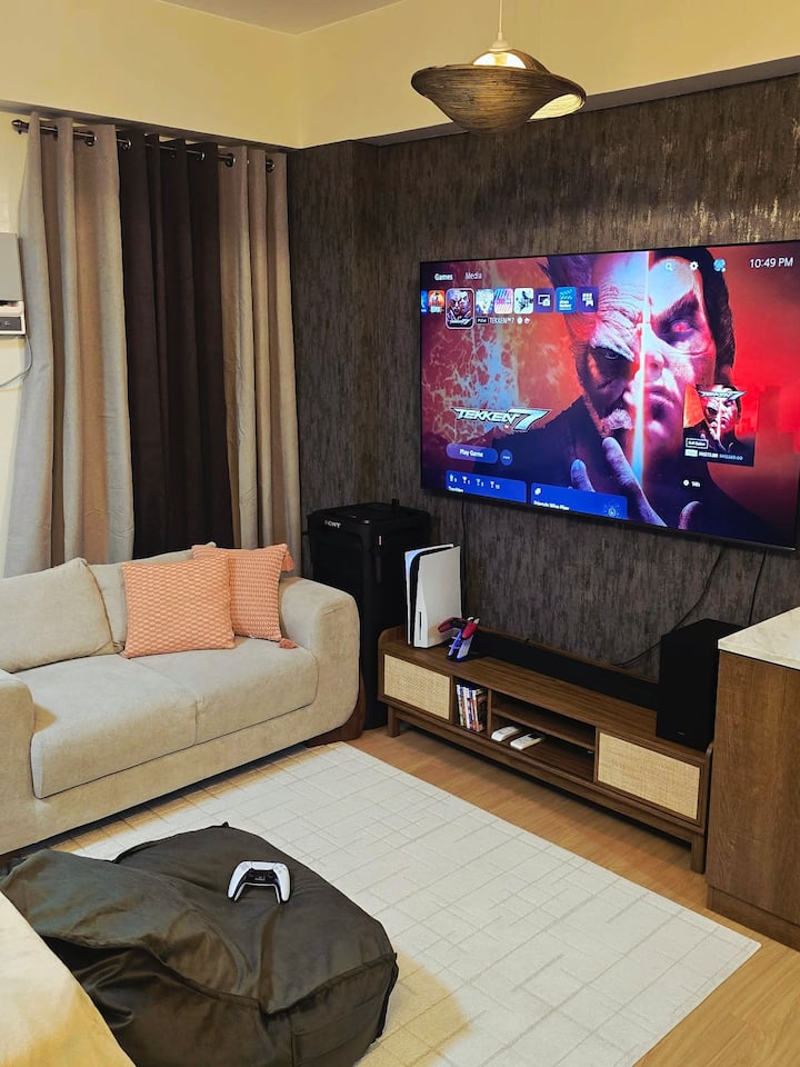 Suite W/ps5+75"tv Best Sound System &Massage Chair - Naic