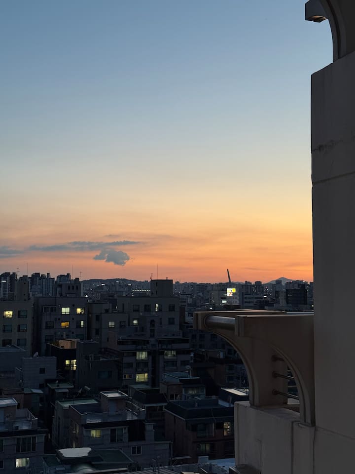 Sunset View Studio Near Hongdae Station - Seoul