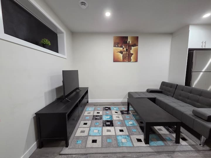 Private Basement Suite With Separate Entry - Regina