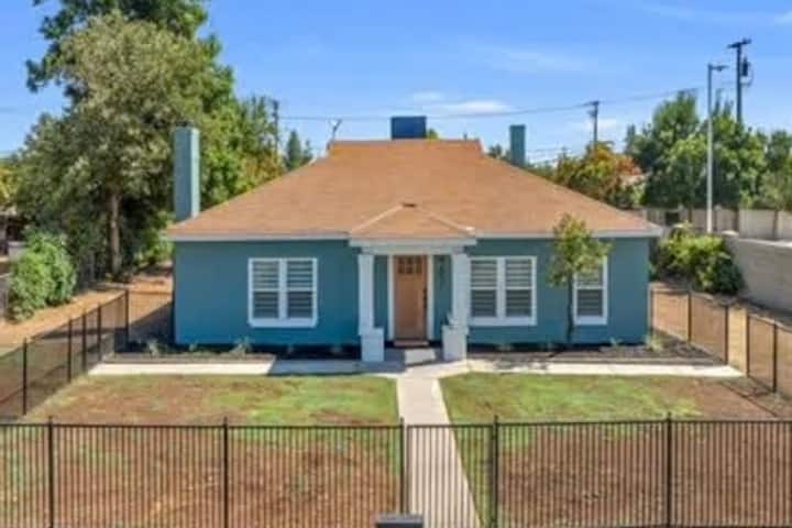 Clean And Conveniently Located Home - Fresno, CA
