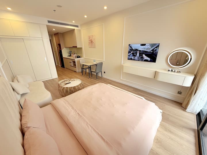 One-bedroom Apartment - High Floor - Sea View - China