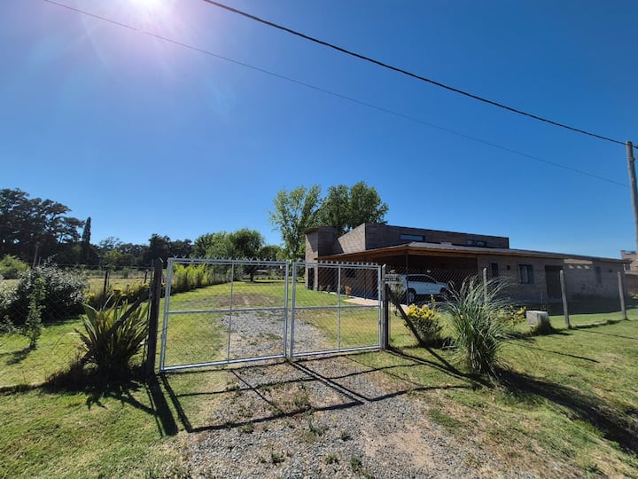 Hermosa Casa Quinta Con Pileta En Mercedes, Bs As. - Mercedes