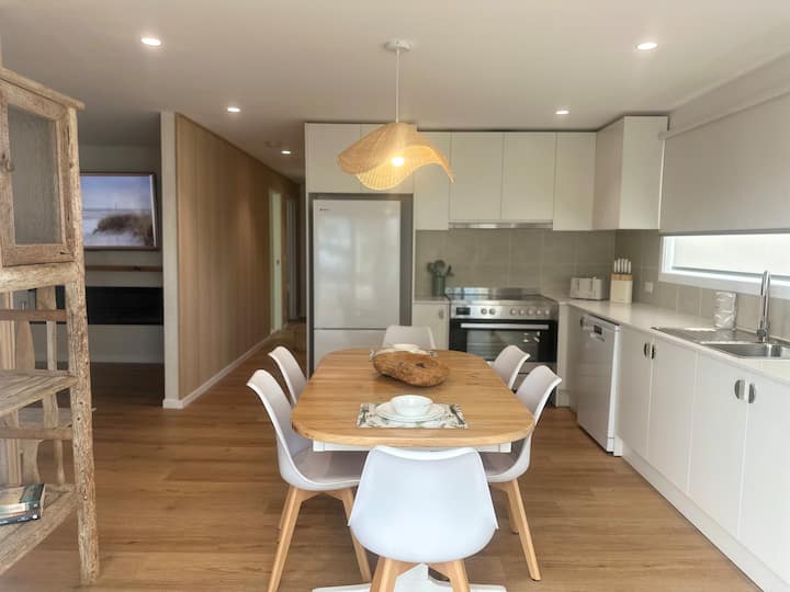 Mellow Mountains, Boutique Beach Home - Portarlington, Australia