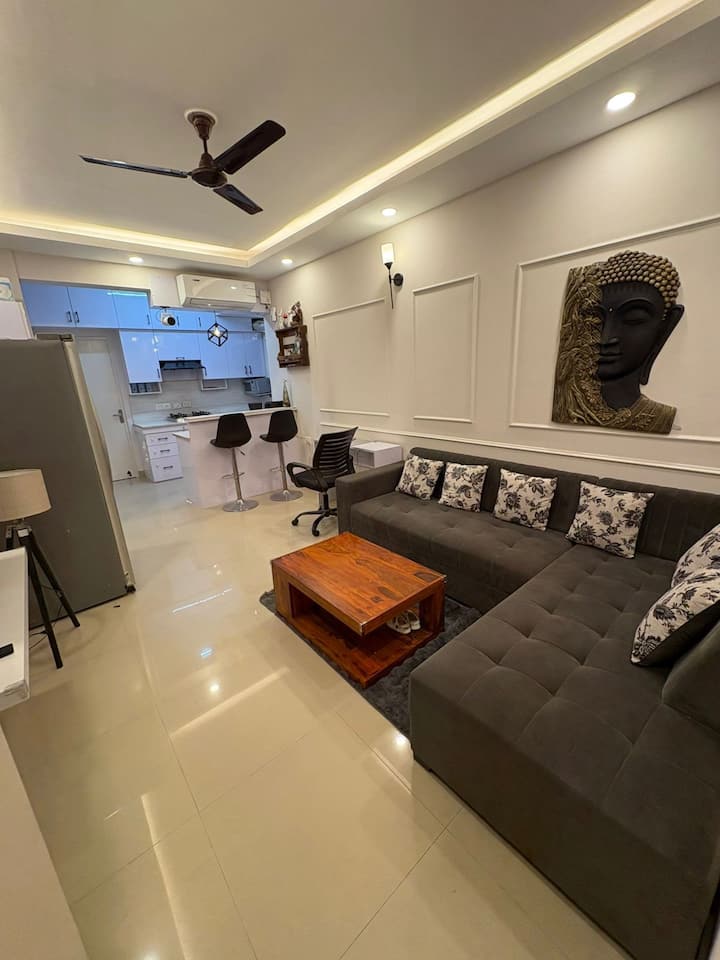 The Gold N Stay 2bhk| Airport & Yashobhoomi - Gurugram