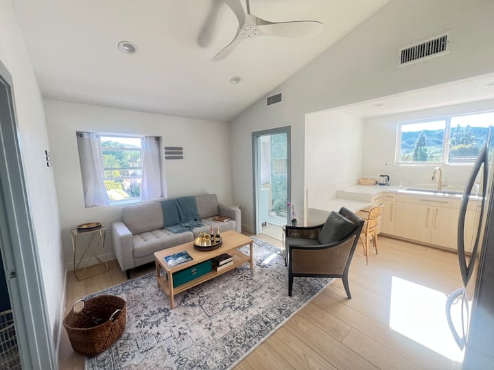 Luxury Guest Suite & Hilltop Views - Ventura County, CA
