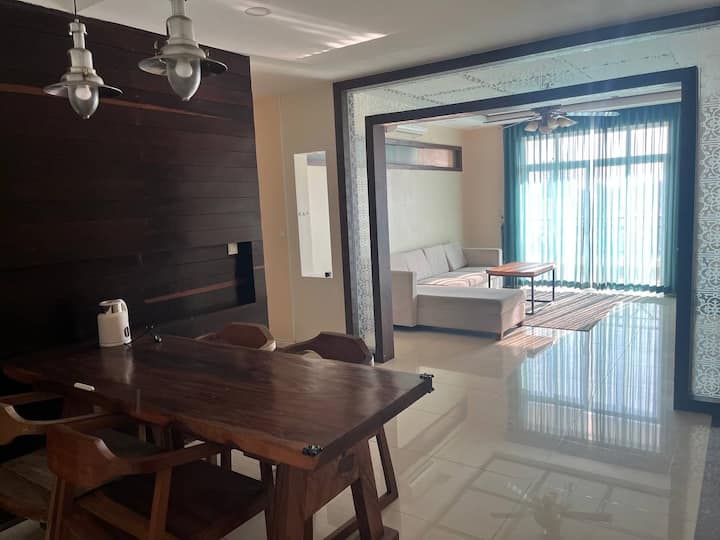 3 Bedrooms & 2 Bathrooms. Easily Accessible. - Phnom Penh