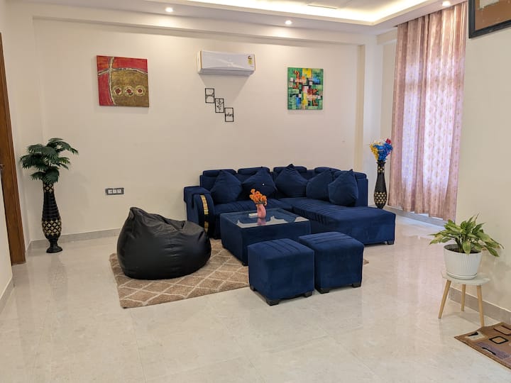 Warm & Welcoming Home 3bhk - Gurugram