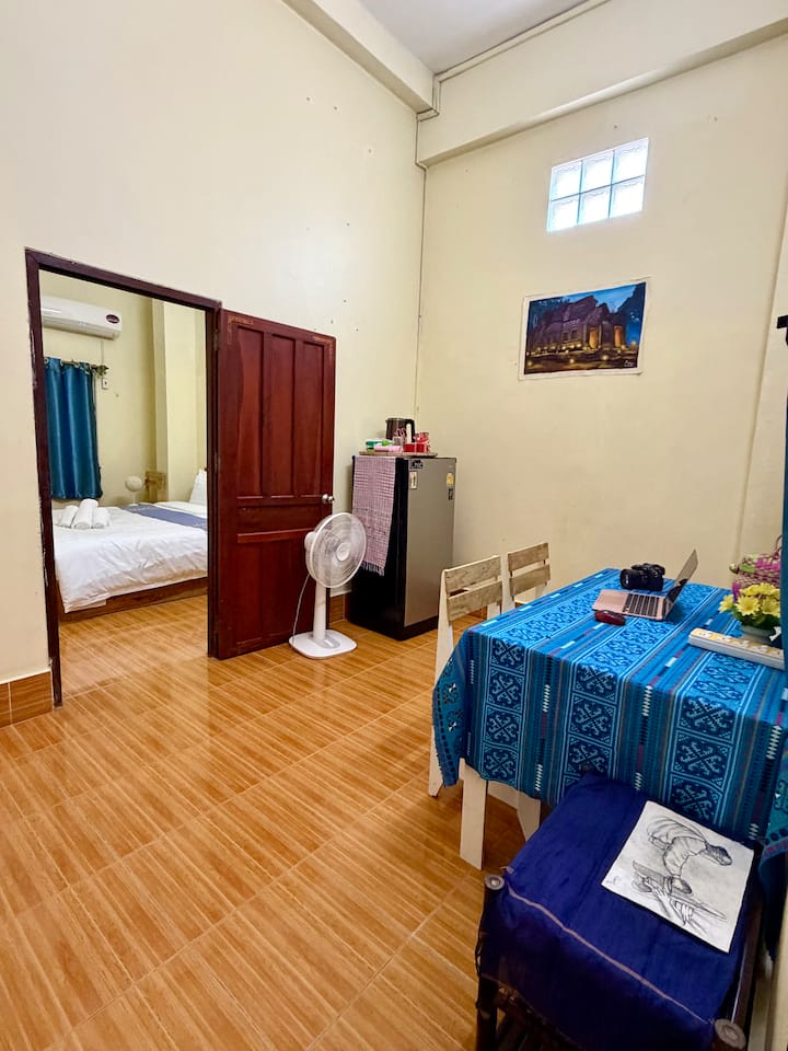 Local Gaf By The Night Market Massage Bars & Café - Vientiane