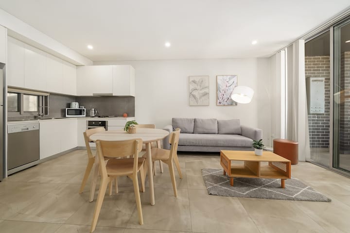 Kahlo Alexandria #1 — 2 Min Walk - Waterloo Metro - The University of Sydney