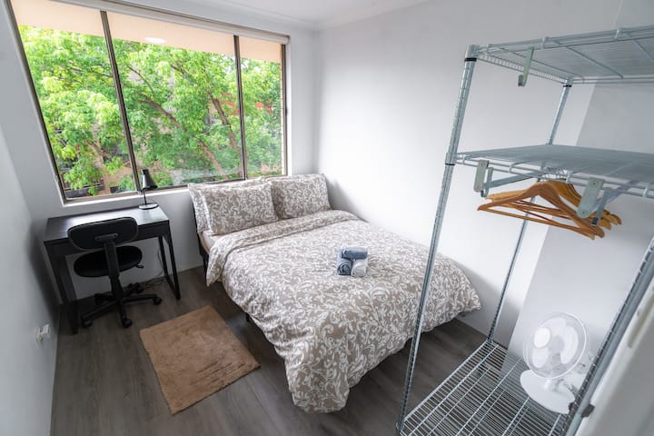 Calm Single Room In Shared Apartment Near Cbd - Surry Hills